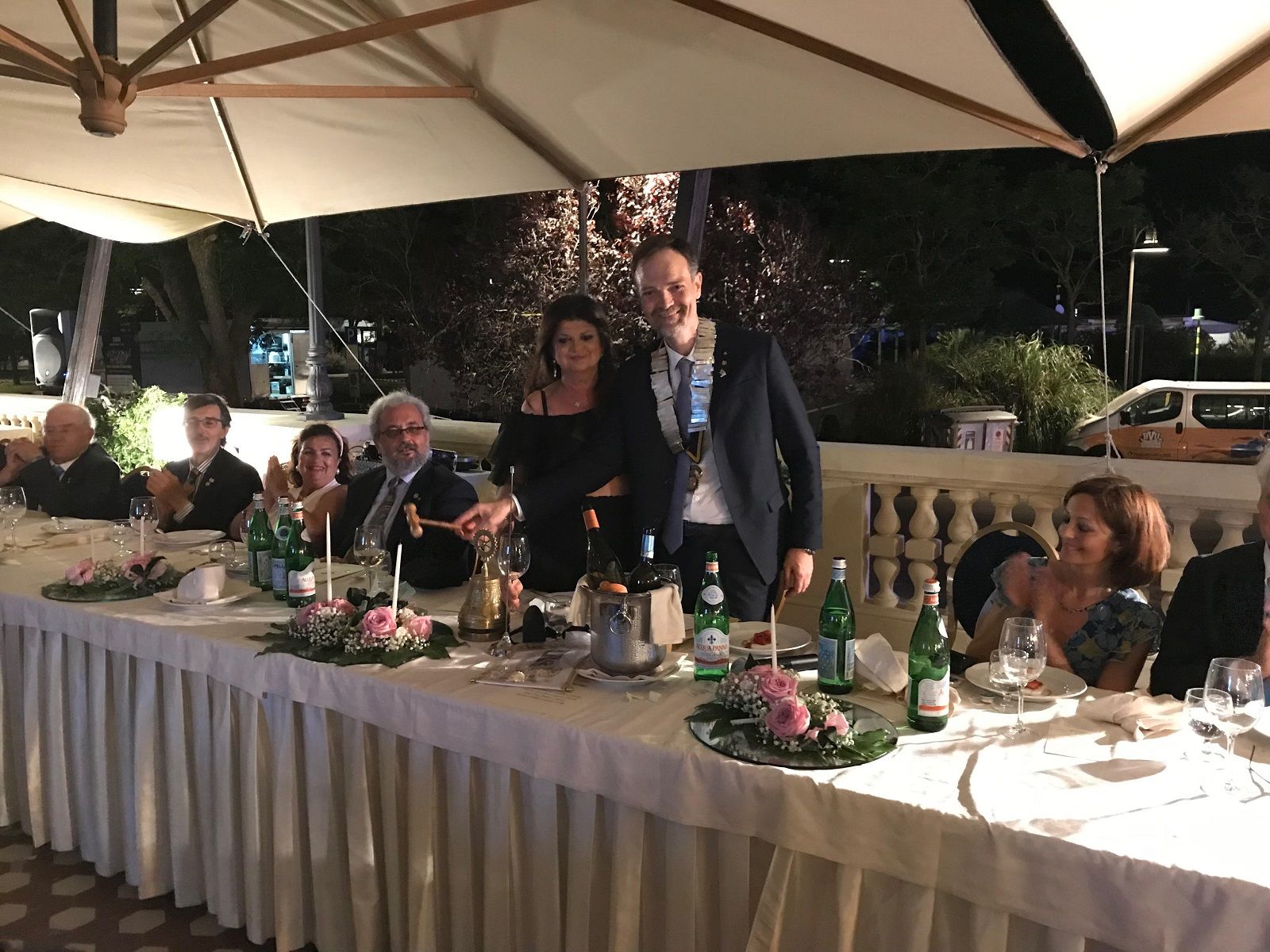 Gira la ruota del Rotary. Il prof Avenanti succede a Ester Castagnoli ...