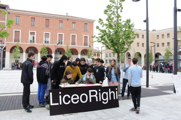 Al liceo Righi una ricerca sul benessere scolastico - Corriere Cesenate