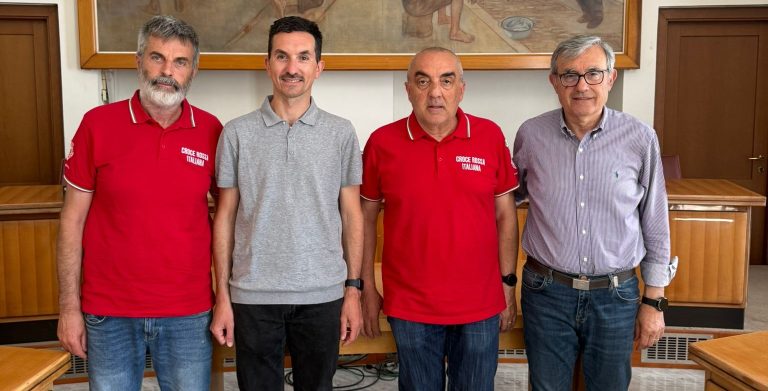 Alla Croce rossa la manutenzione dei defibrillatori di Cesenatico ...